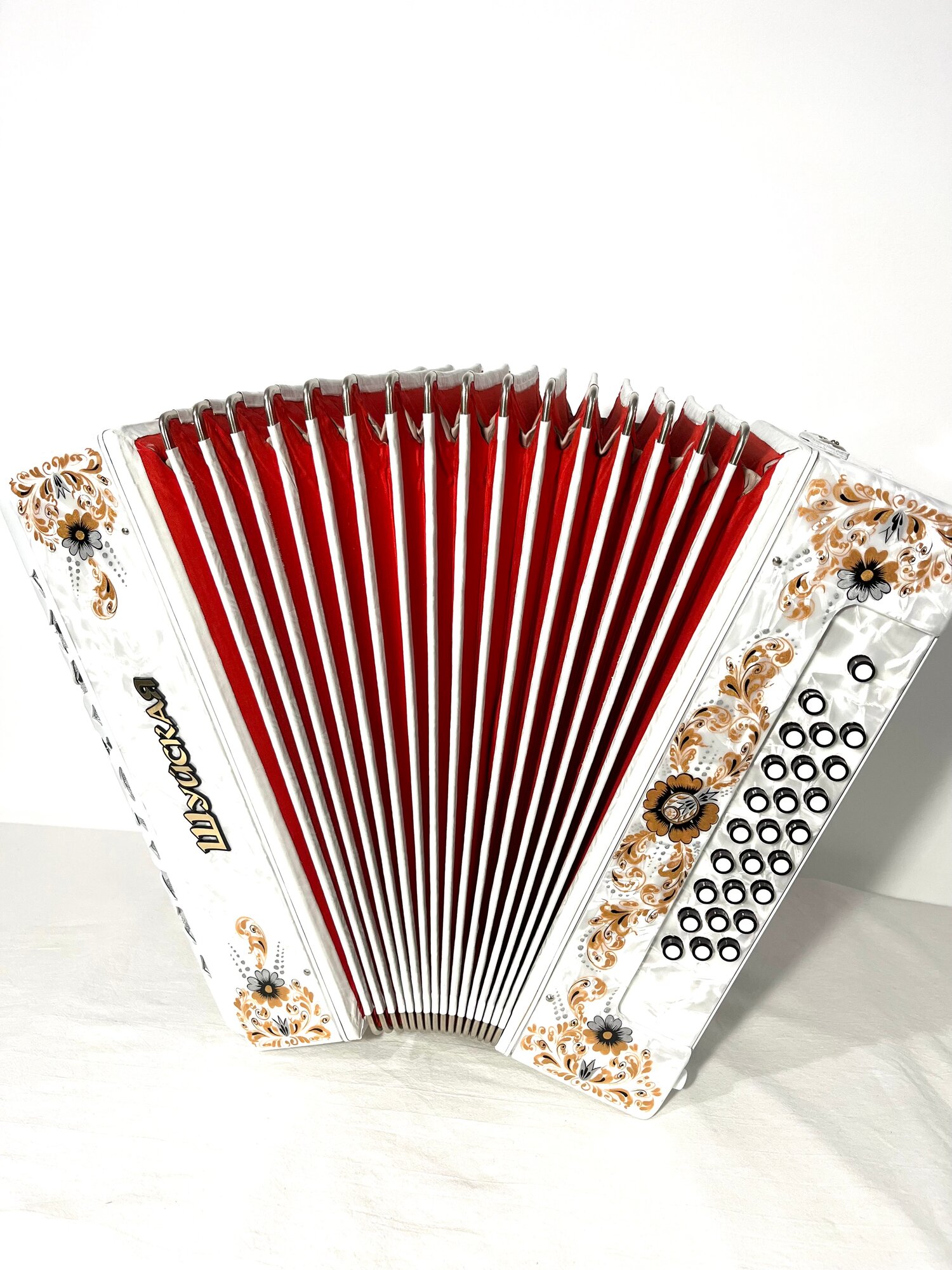 S32XL-A-WH Гармонь "Шуйская-Люкс" 25х25-III-2, белая, с регистром