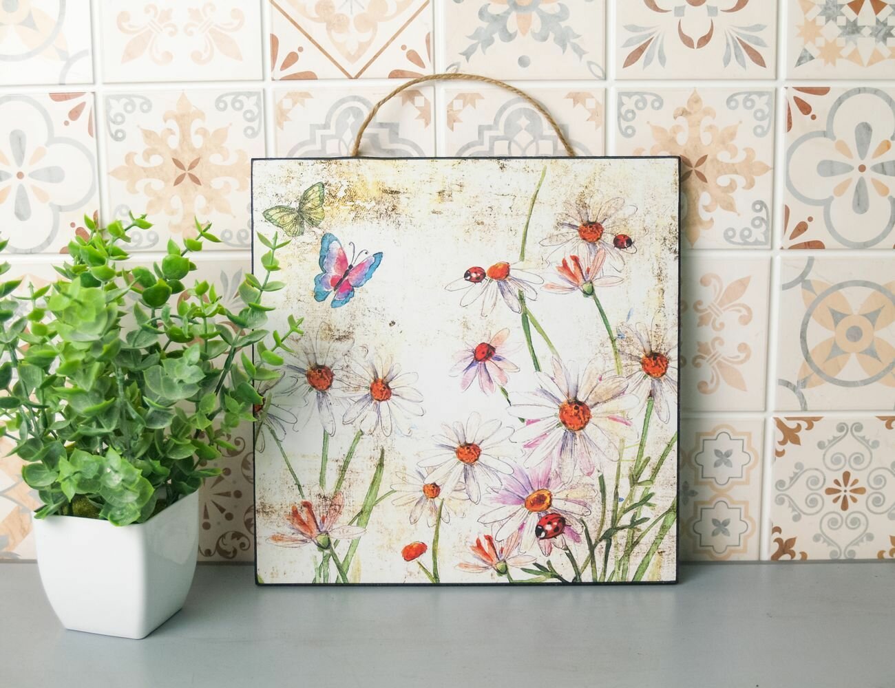 Декоративное настенное панно окошко В лето: ромашки, дерево, 24х24 см, Kaemingk 879869-3