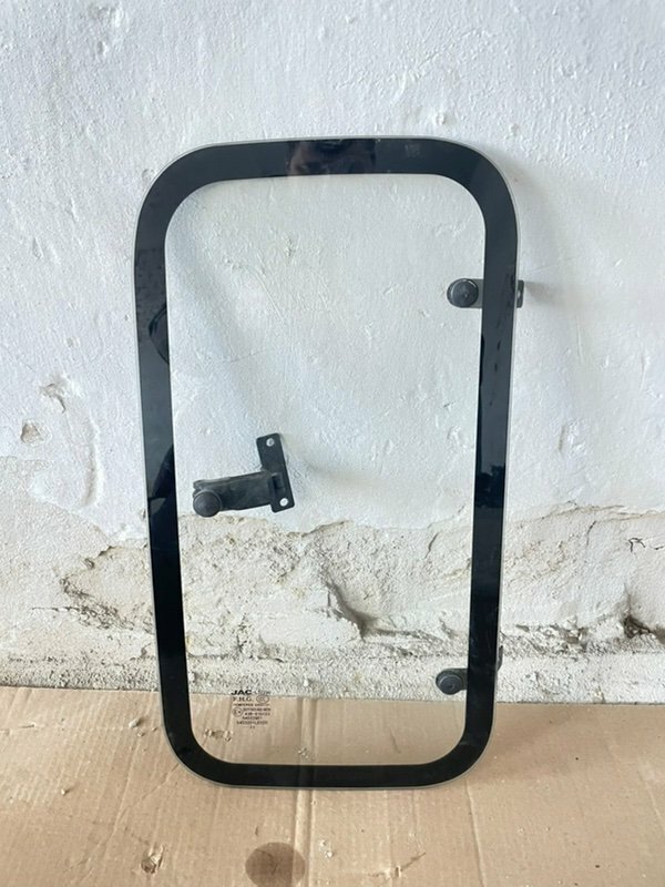 Б/У форточка кабины Jac N120 2024 Прав. 63357 JAC арт. 5403201LE020