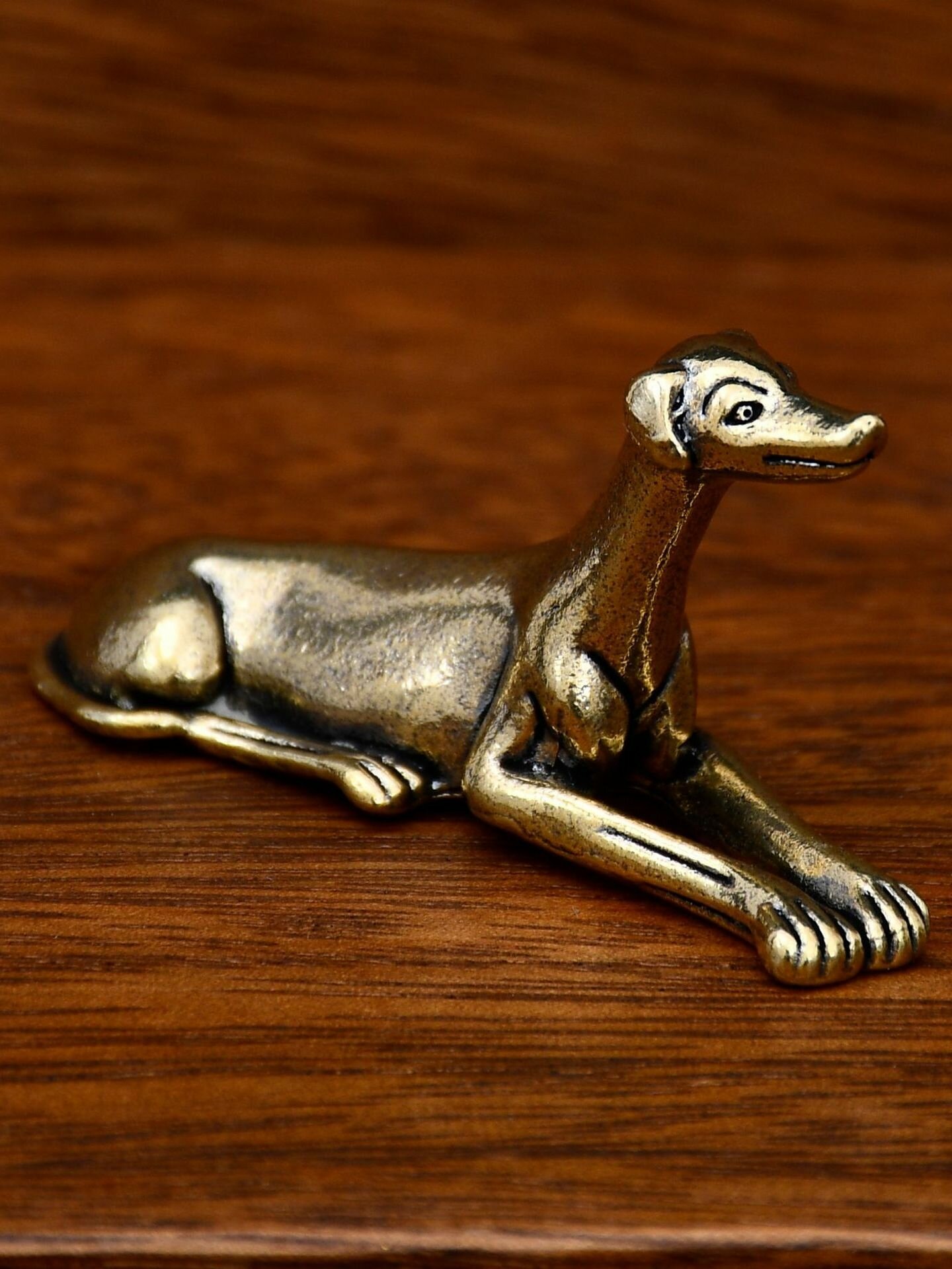 Статуя собаки-охотника, медная статуя, изделие декоративного искусства.