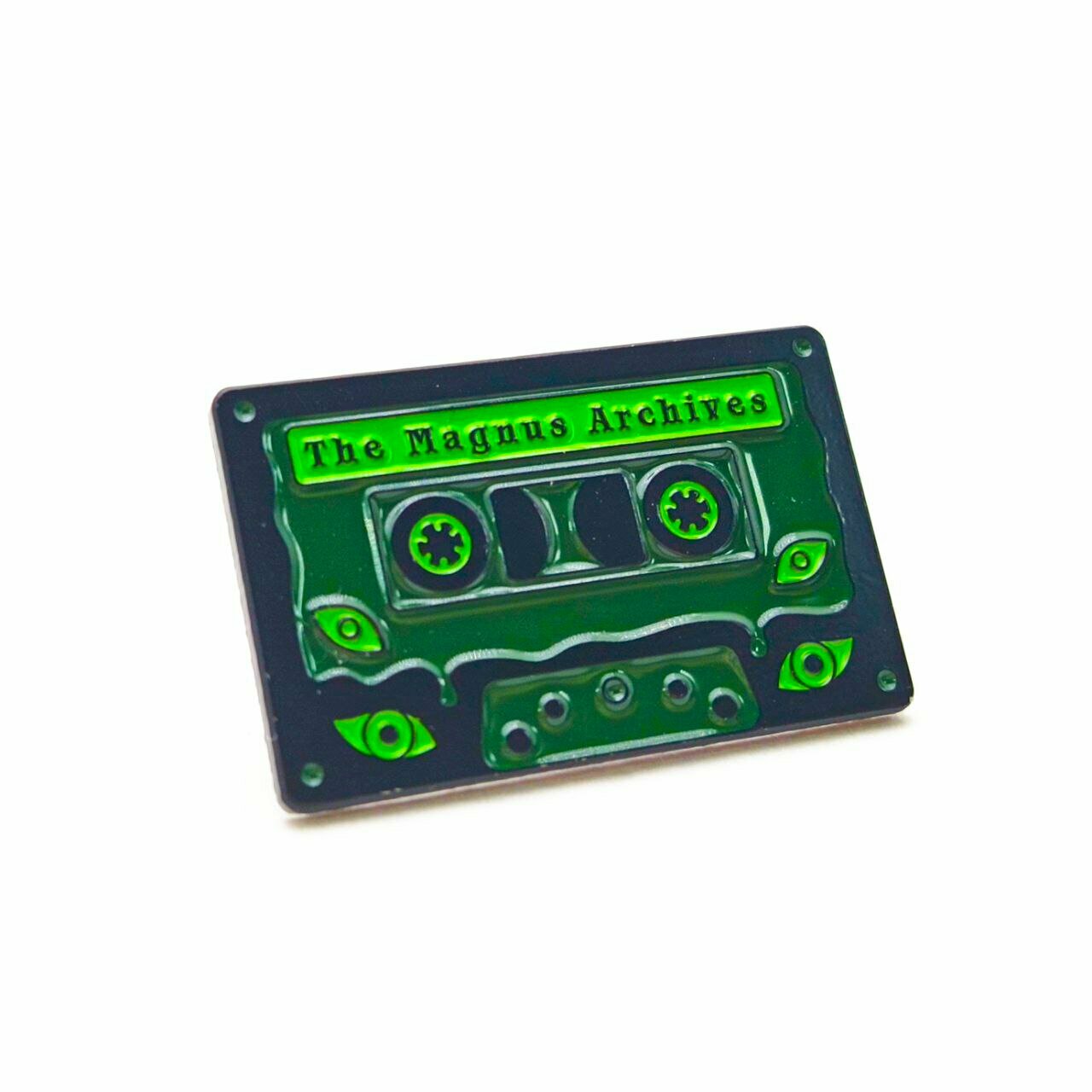 Значок для рюкзака, кепок и вещей" The Magnus Archives" в виде аудиокассеты / 1 шт.