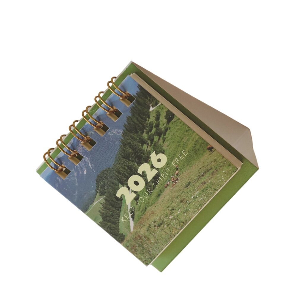 Настольный календарь на 2026 год в переплете на двух катушках на 15 месяцев с октября 2025 по декабрь 2026 года