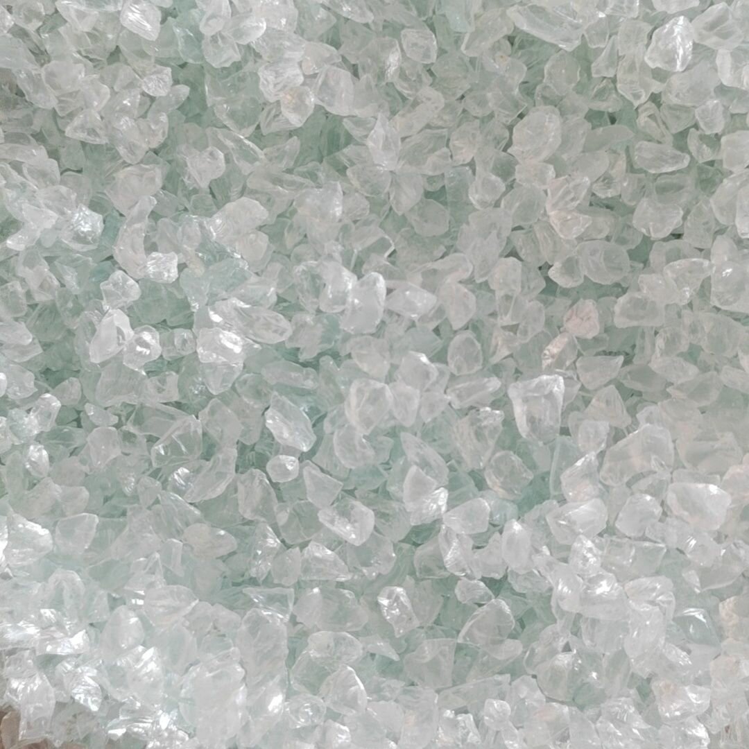 Нерегулярный стеклянный песок, прозрачные натуральные цветные стеклянные частицы, стеклянный гравий, стеклянные блоки для аквариума и ландшафтного дизайна