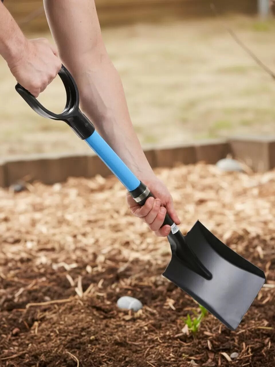 Лопата совковая, рельсовая сталь, 160х210х720 мм, черенок фибергласс, с рукояткой, SS519 F