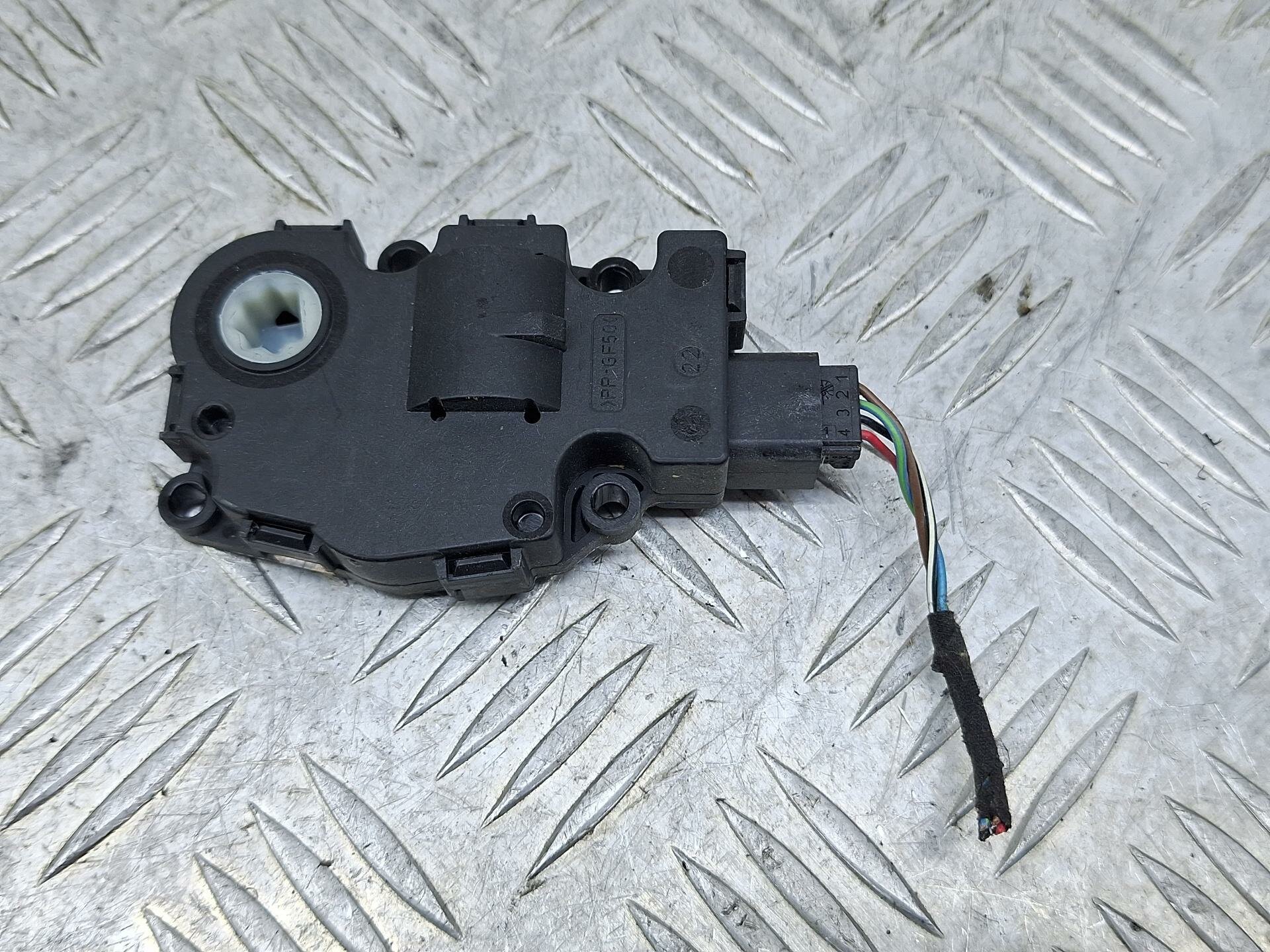 Моторчик заслонки печки BMW 3 E90/E91 2005 985458D03