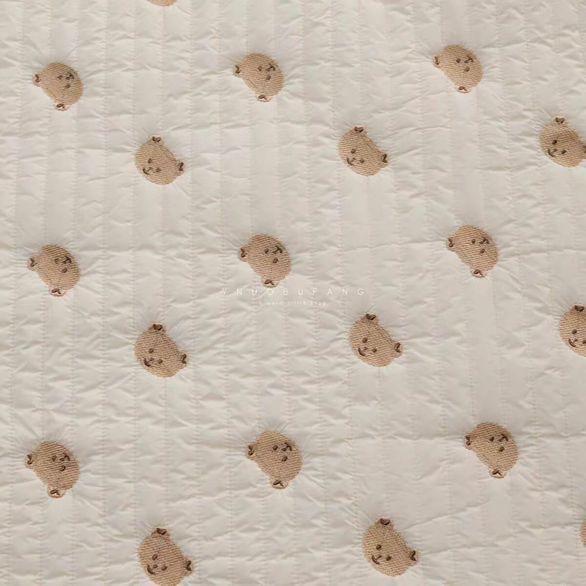 Сшейте из синтепона мишку размером 150х145 см. Размер отпечатка составляет 2,5 см