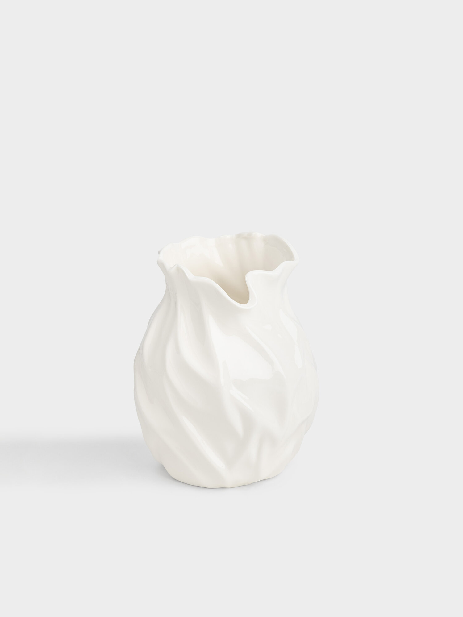Ваза для цветов, 22 см, фарфор P, молочная, Мятый эффект, Crumple