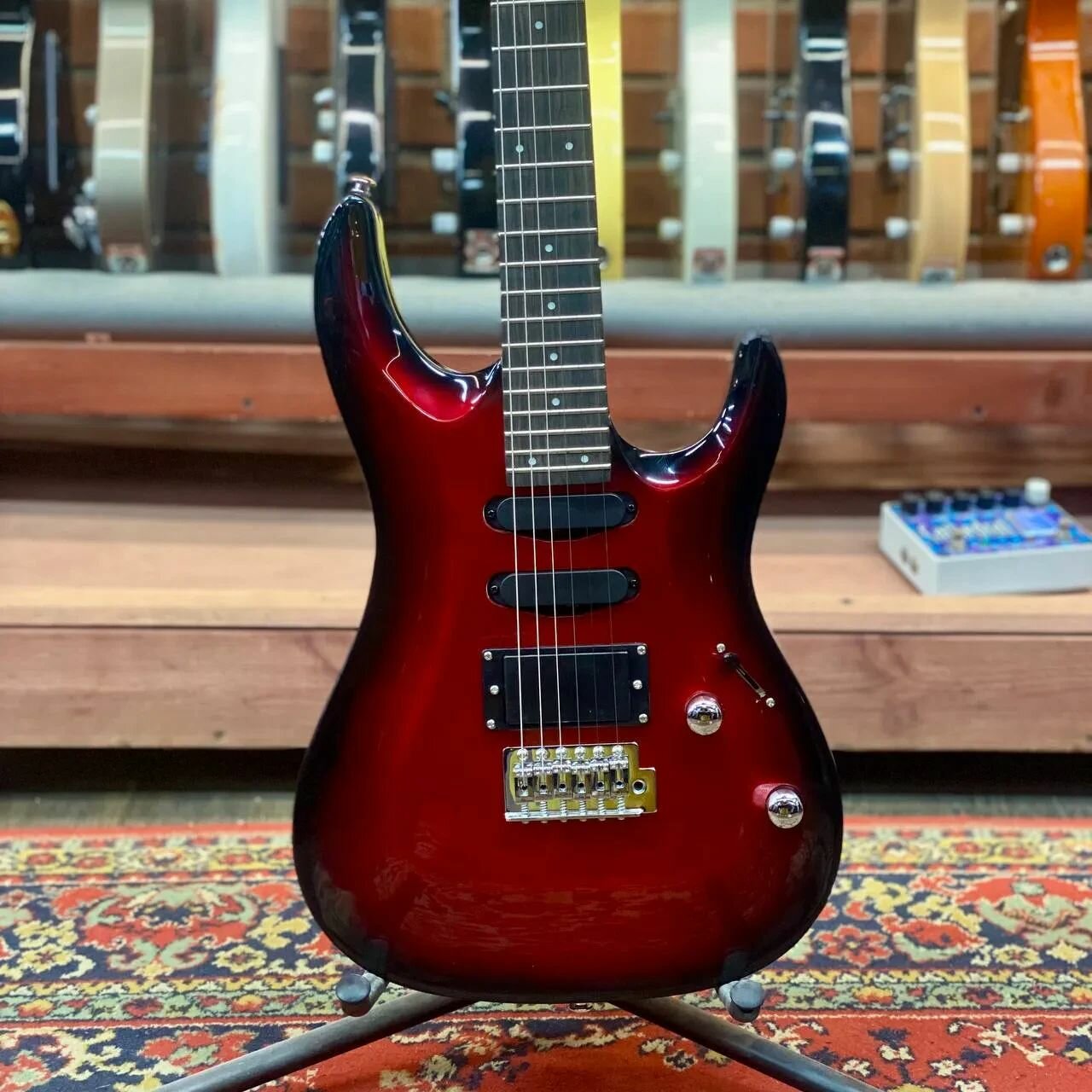 Электрогитара J&D Guitars 905 Superstrat HSS Metallic Red