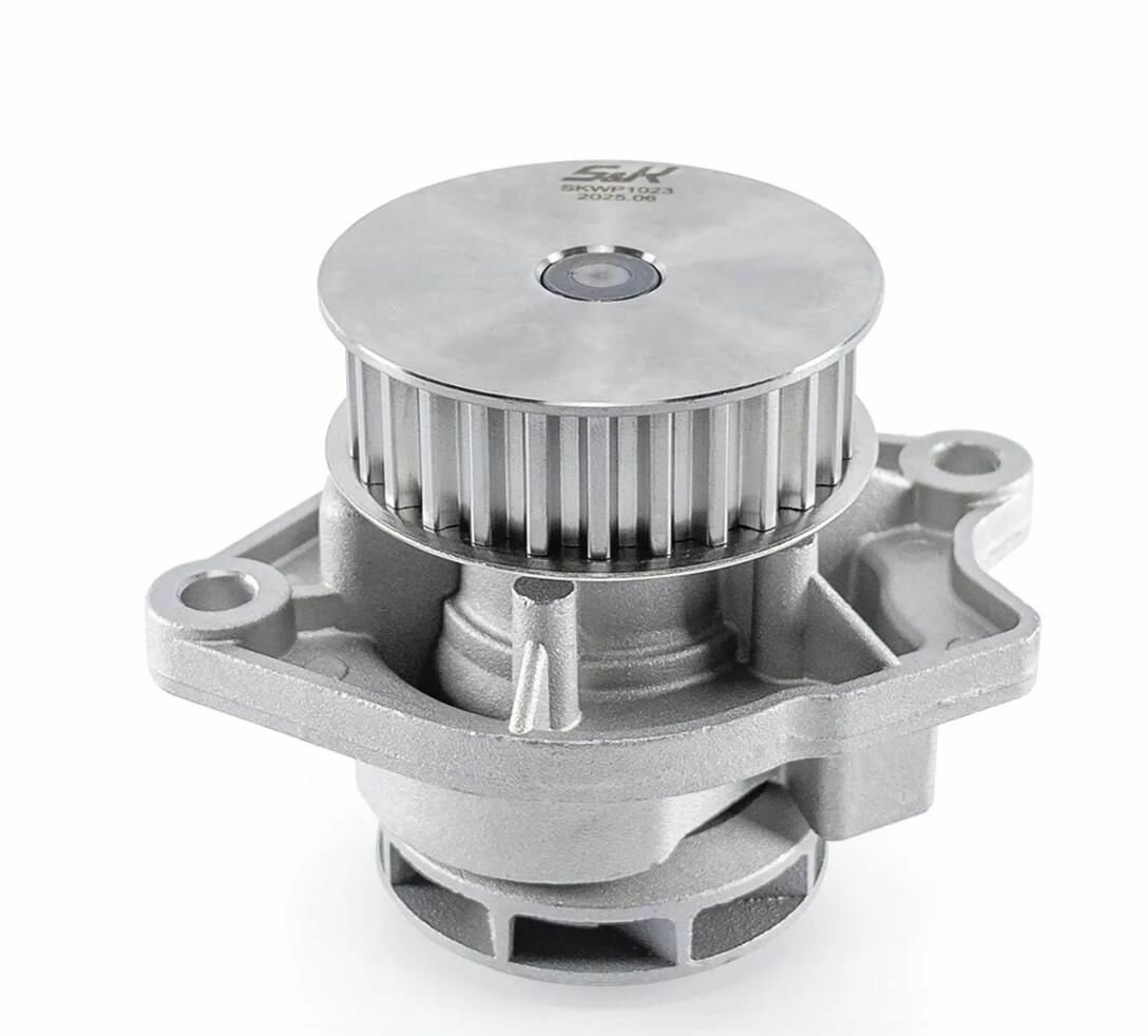 Насос водяной S&K SKWP1023 Skoda Fabia 1999->. Octavia 1996->, Roomster 2006->, Vw Polo1994->, Bora 1998->, Golf 1997->, Caddy 1995->, Audi A2 2000->