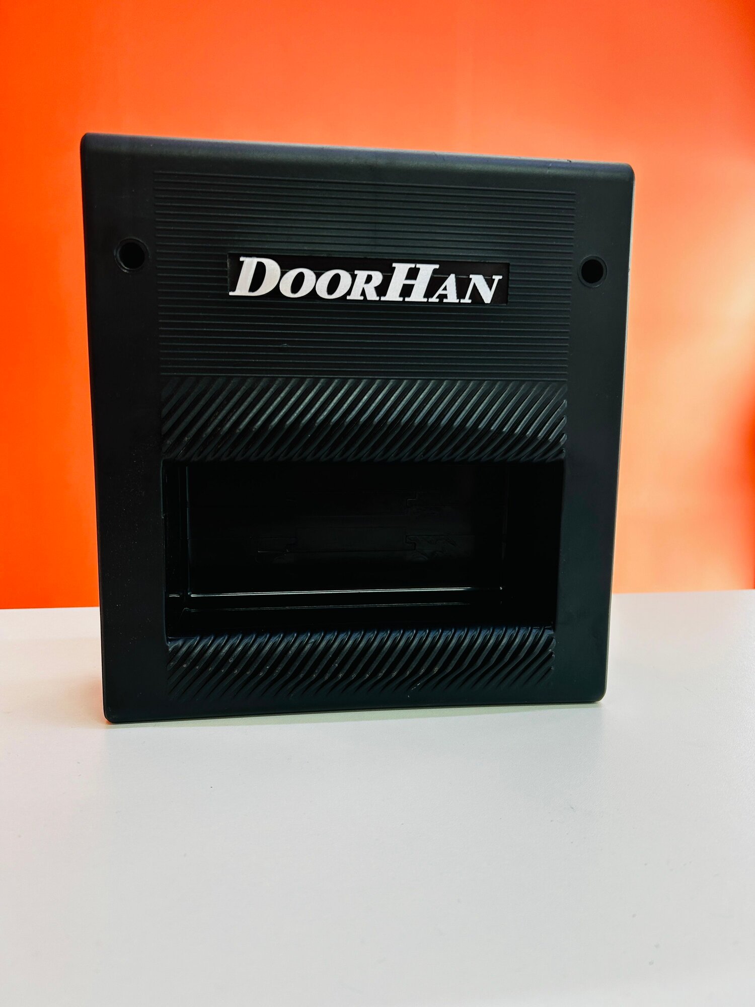 Ручка-ступенька секционных ворот DHF09LG DoorHan