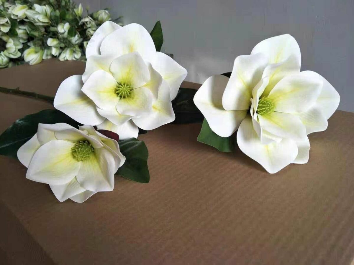 Искусственные цветы для декора флористические премиум весенняя ветка Магнолия кремовая