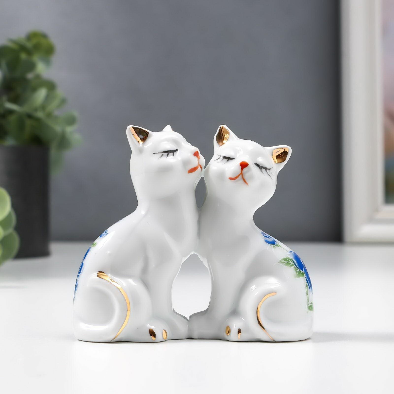 Фигурка керамика "2 котёнка в цветочек", 7x8 см, тематика праздника: 14 февраля