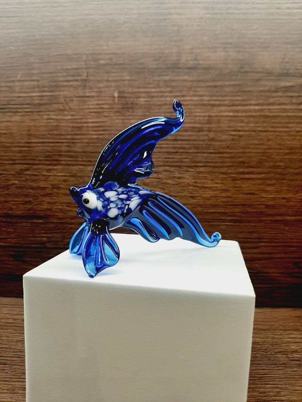 Фигурка стеклянная сувенир "Рыбка", 10 см, "Стекло и Руки", сувенир для интерьера, 1шт