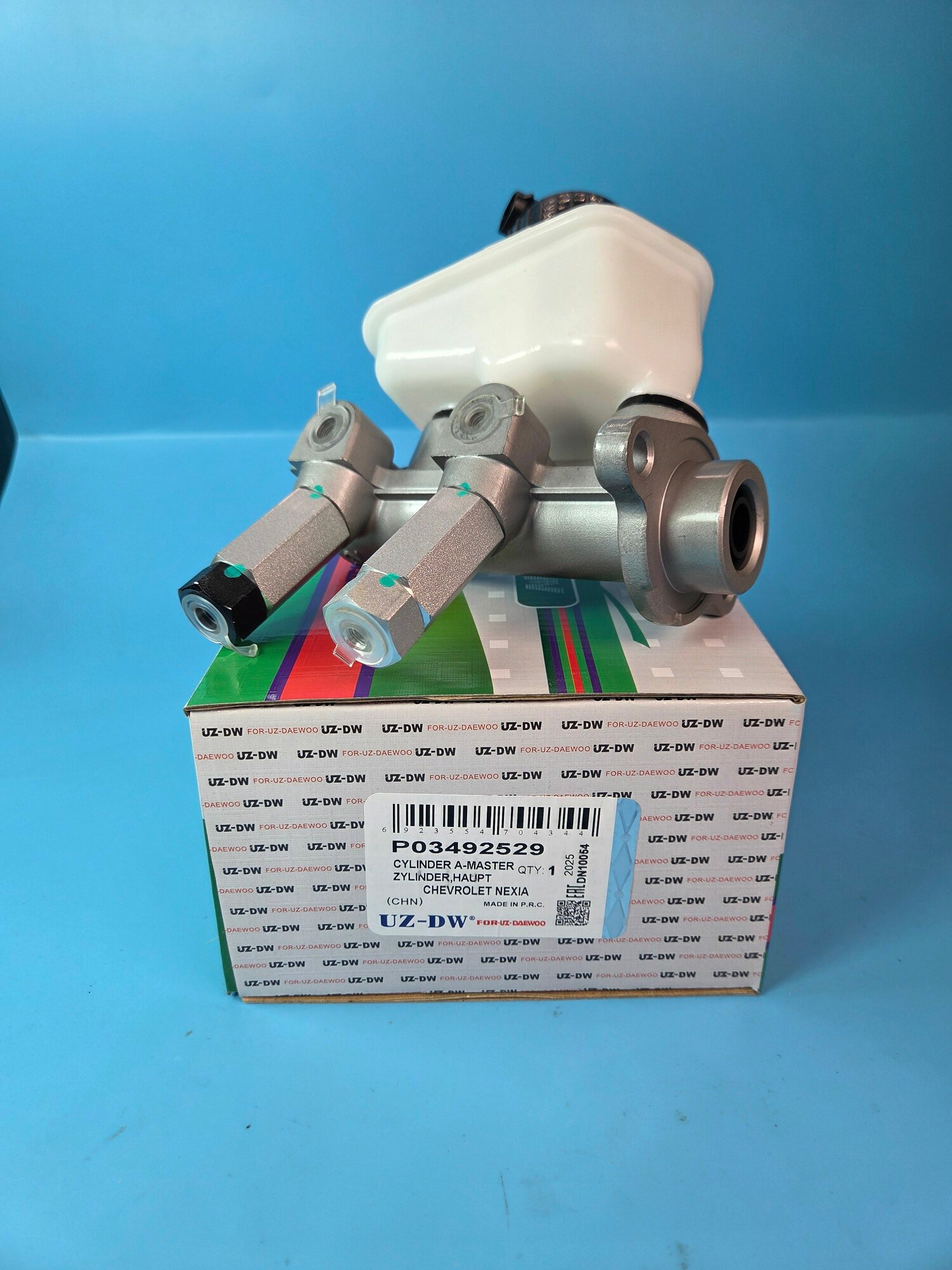 Цилиндр главный тормозной c бачком в сборе UZ-DW P03492529 Daewoo nexia