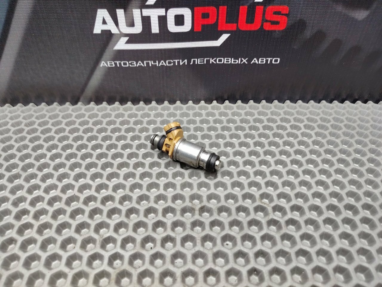 Форсунка топливная Toyota Sprinter Marino (1.6 4A-FE) Б/У с пробегом Арт. 23250-16150