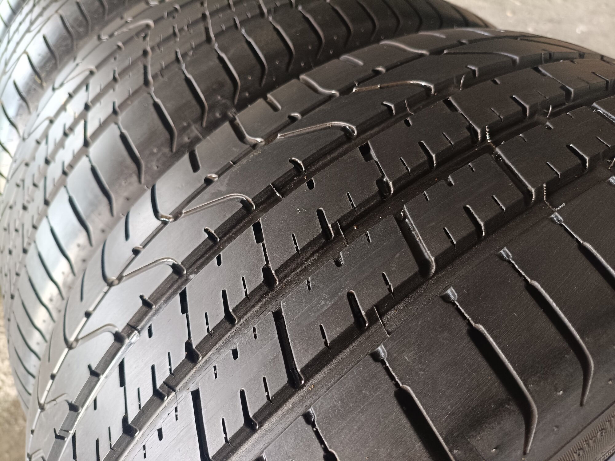 Pirelli P Zero 275/35 20 — фото 1