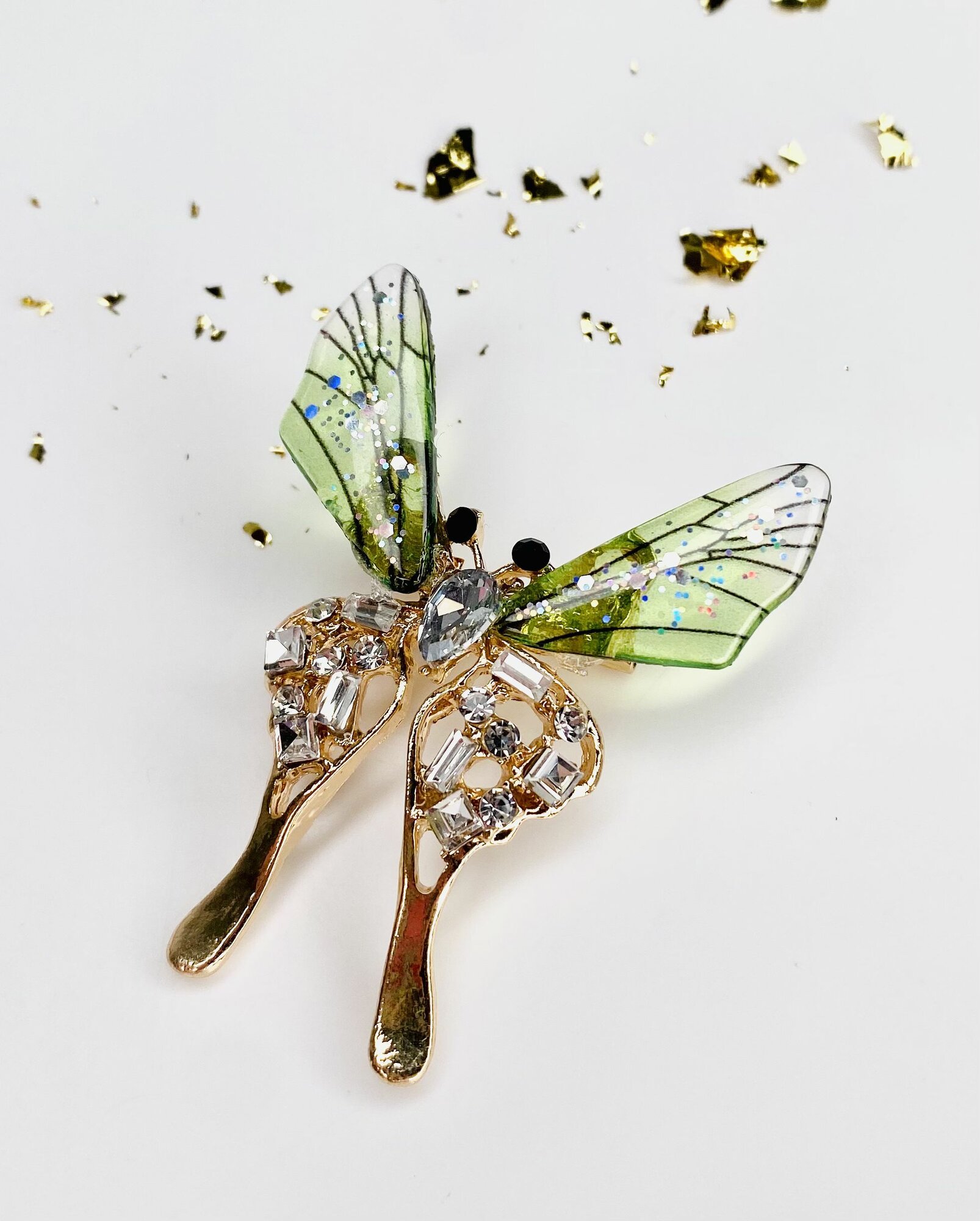 Брошь, искусственный камень, стразы, пластик