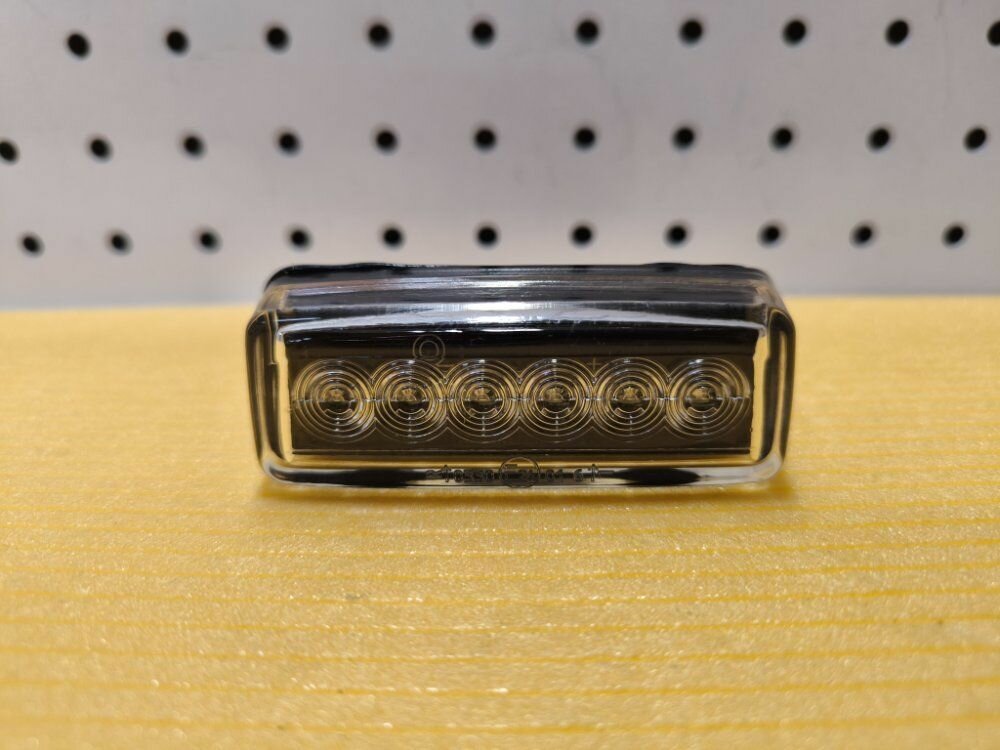 Фонарь указателя поворота (LED) SCANIA 3/4 серии В подножку (скания)