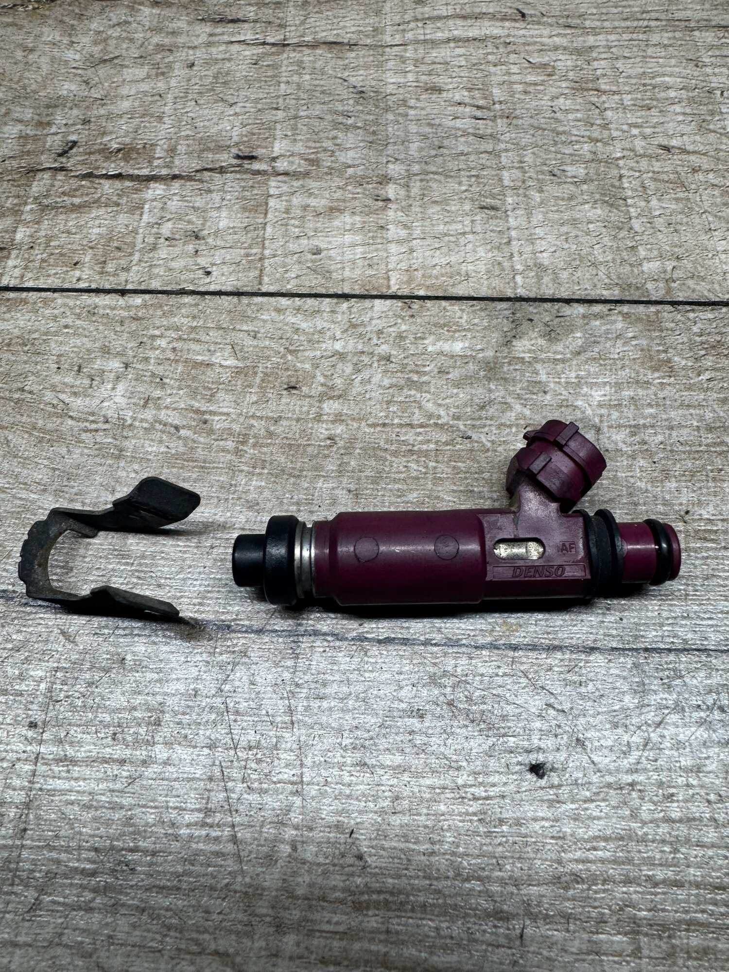 Форсунка инжекторная электрическая 1955003310 Mazda 3 BK Мазда 3 БК z6 1.6 zy 1.5