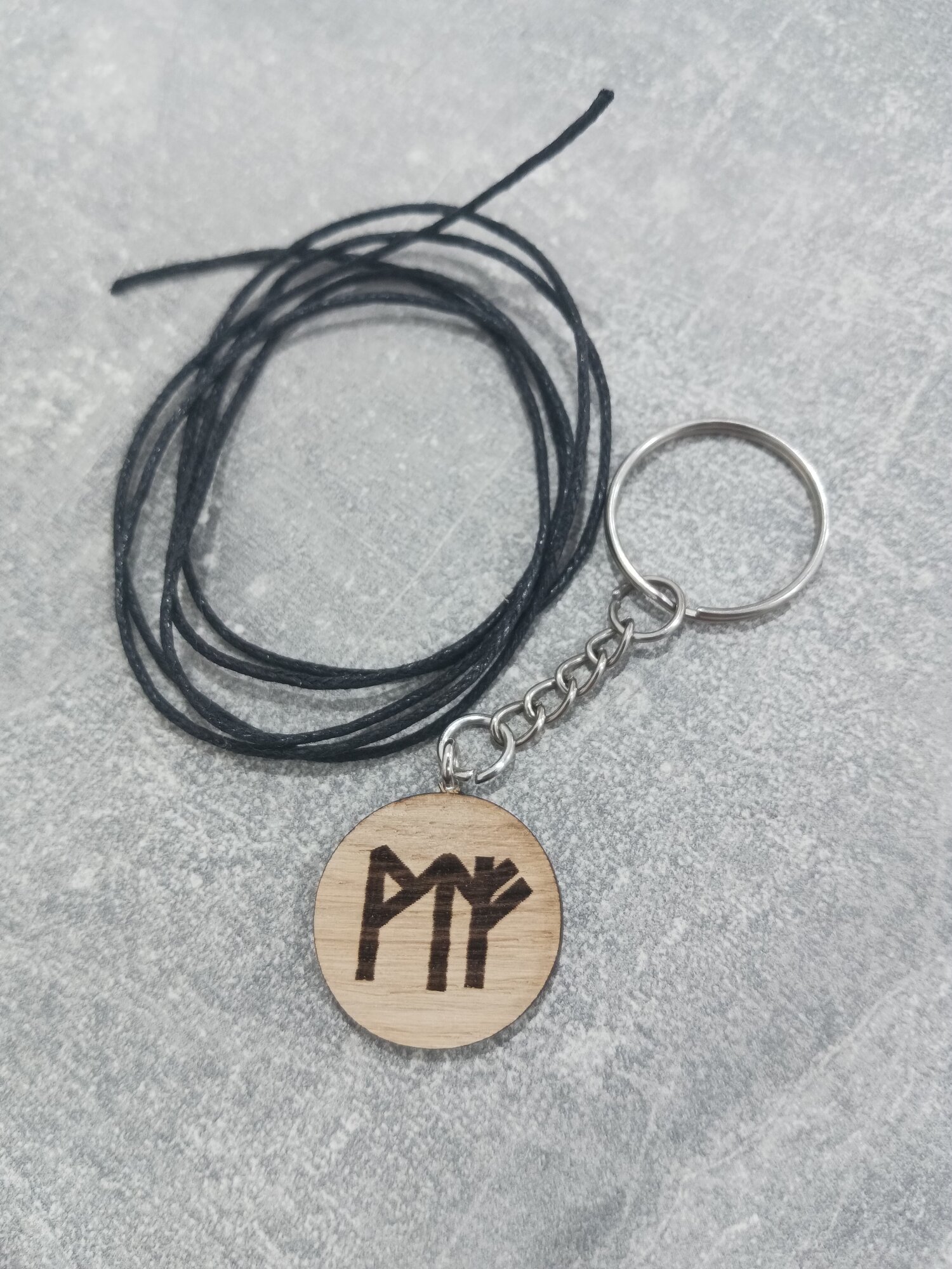 Рунический став на хорошую работу, заработок из натурального дуба