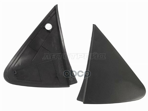 Накладка на крыло Toyota Vitz 05-10 / Yaris 05-13 (Справа) Sat арт. ST-TYA2-016M-A1