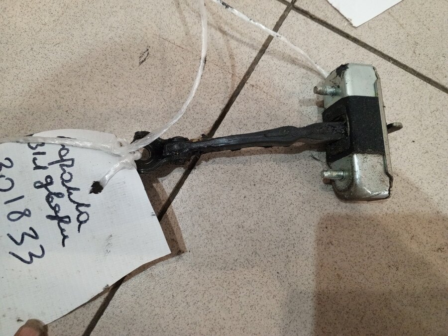 Ограничитель двери задней от Toyota Corolla E150 2006-2013