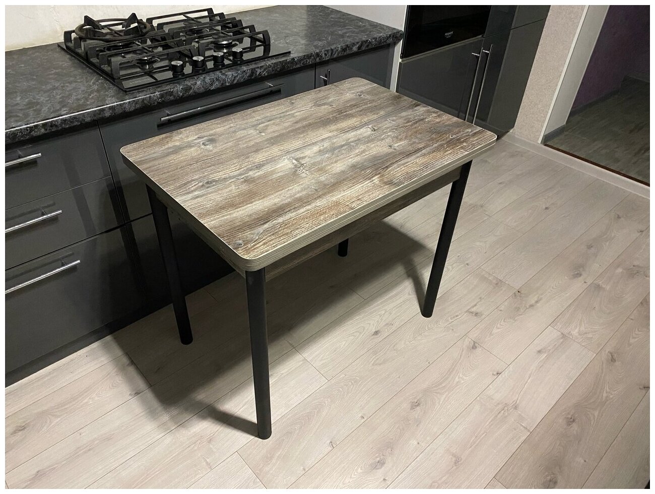 Стол обеденный раздвижной 90 см на 60(120) см серый с черными ножками