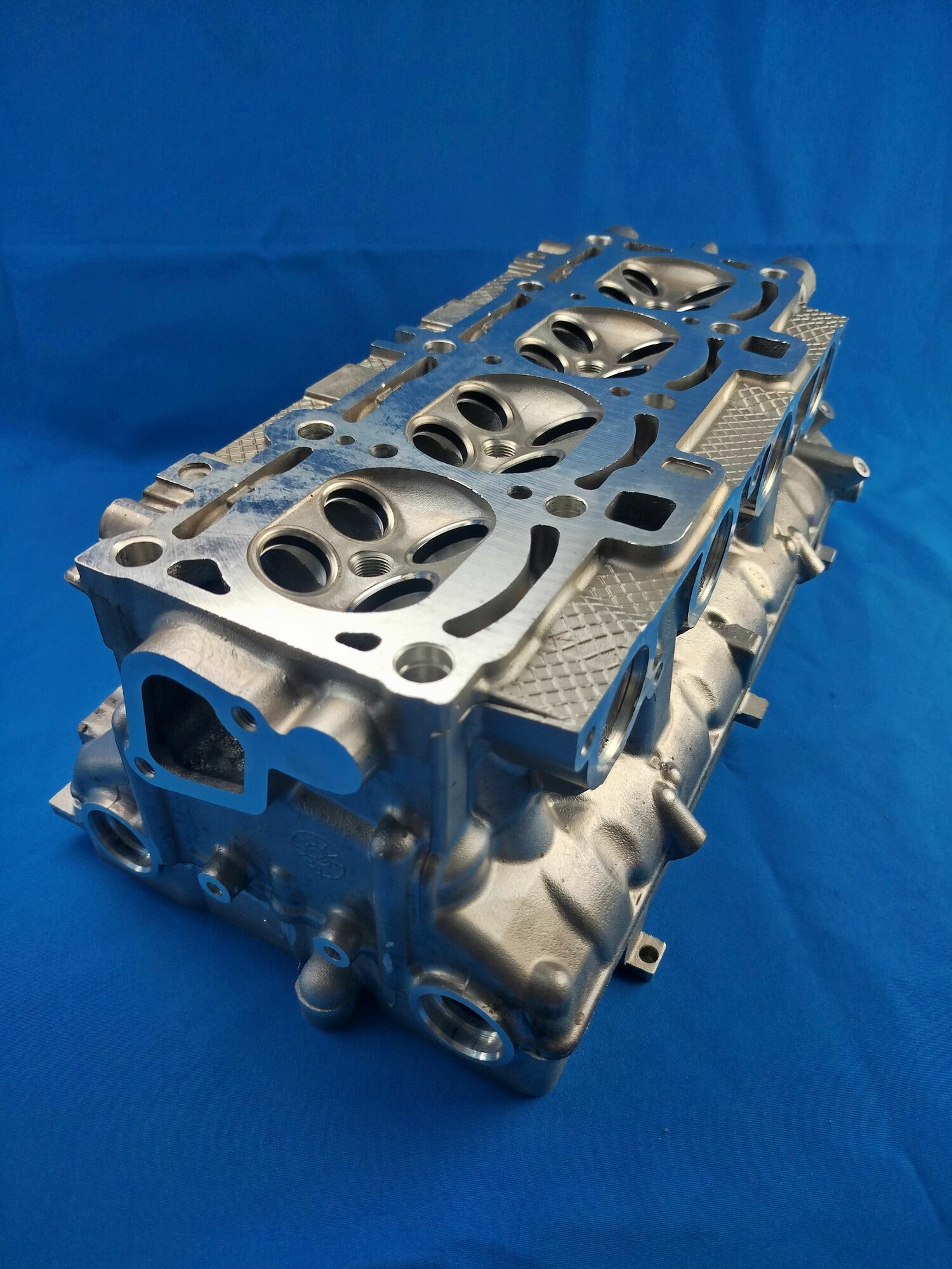 Головка блока цилиндров "ВАЗ" для а/м Приора 1,6л, 16кл. в сборе без шпилек