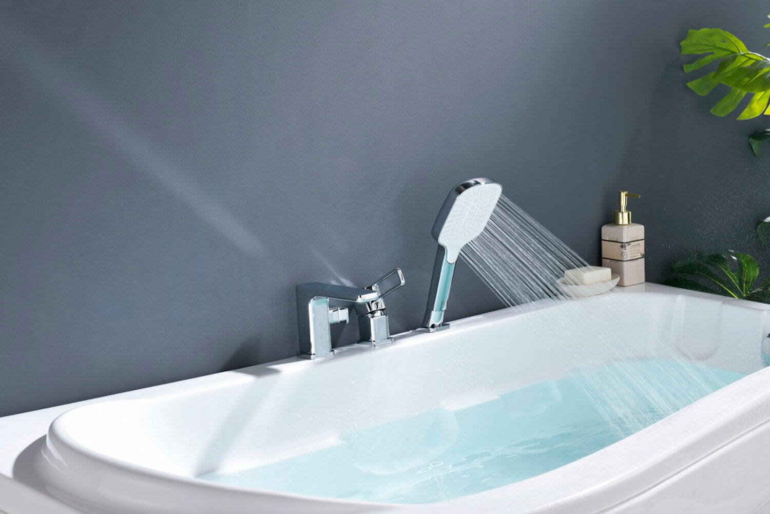 Смеситель на борт ванны на 3 отверстия от бренда Ganzer из латуни GZ12133 хром