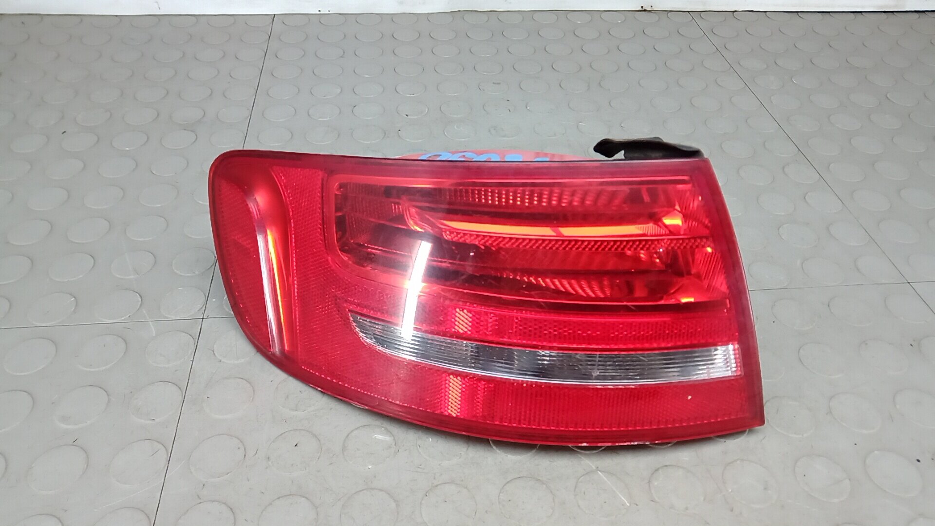 Фонарь задний левый AUDI A4 B8, Номер 8K9945095