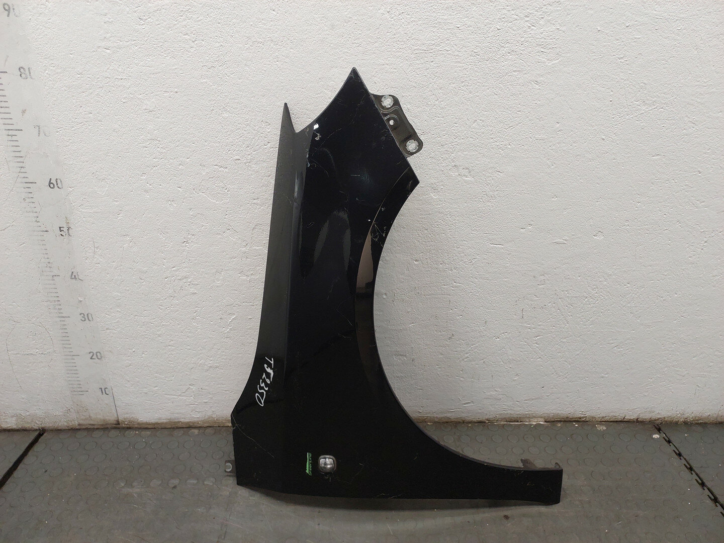 Крыло правое переднее Skoda Fabia Б/У