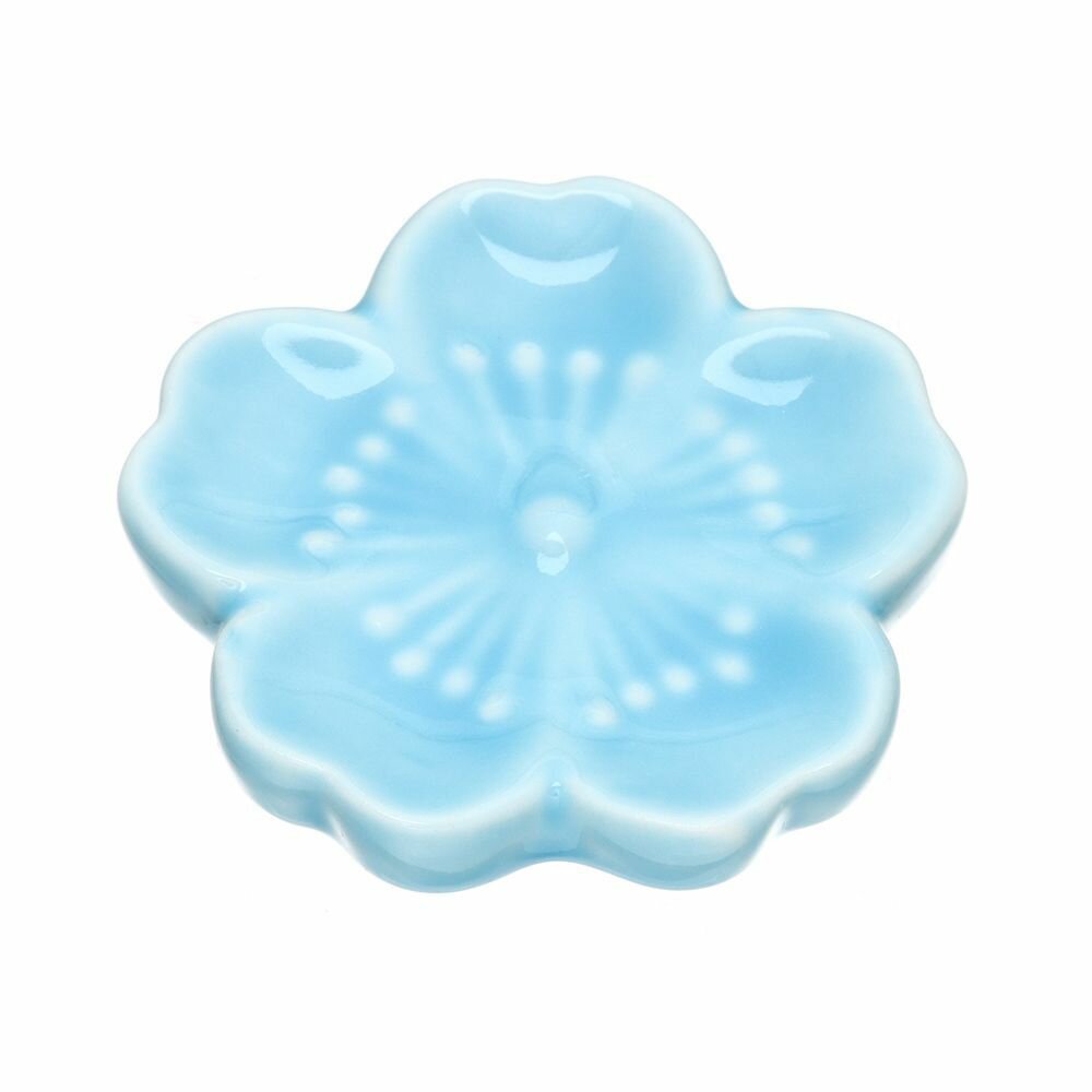 Сакура Цветет