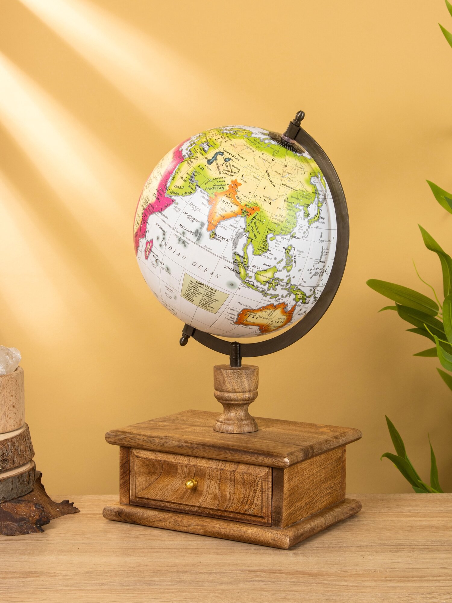Глобус сувенирный, 23×20×39 см, подставка дерево