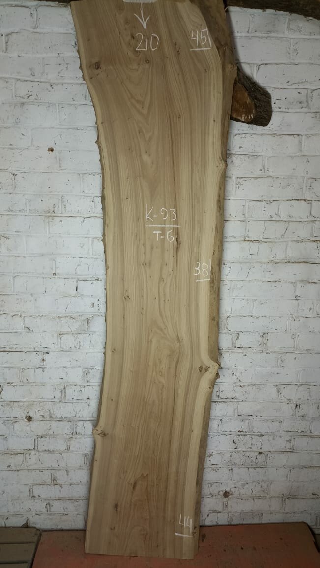 Слэб дерева Карагач К93, выровнен в плоскости, влажность 8-10%