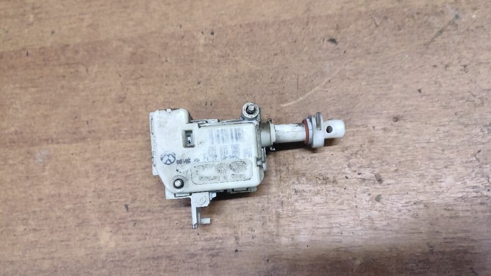 Активатор лючка бензобака VW Passat B5 3B0959782