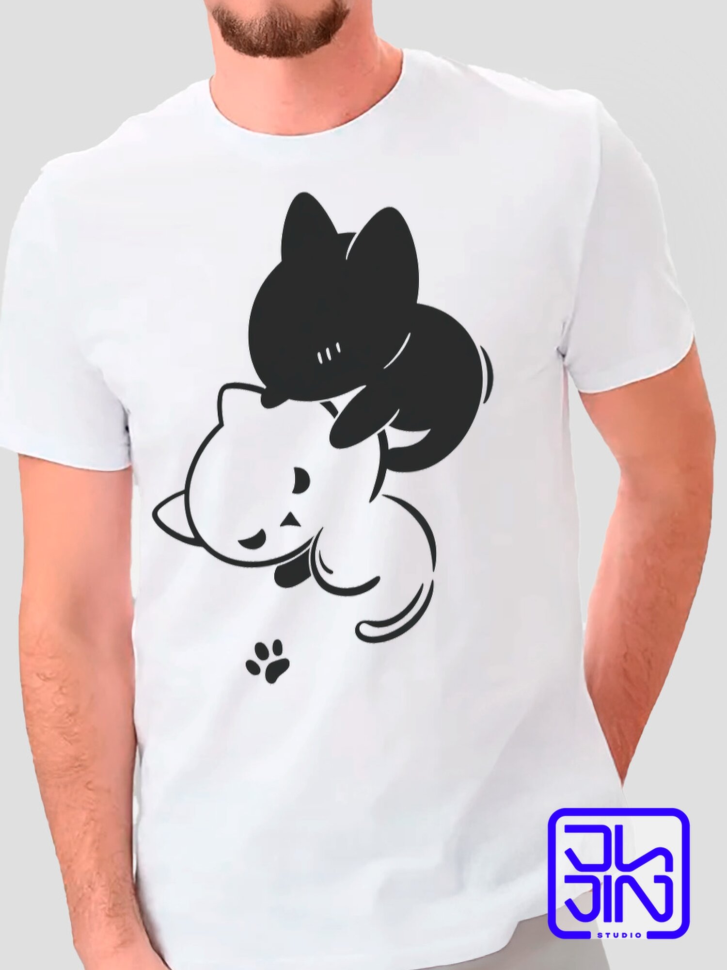Футболка классическая мужская с авторским принтом Кошка черная и белая, минималистичная, универсальная манга инь янь, белый хлопковый трикотаж с прикольным рисунком на груди