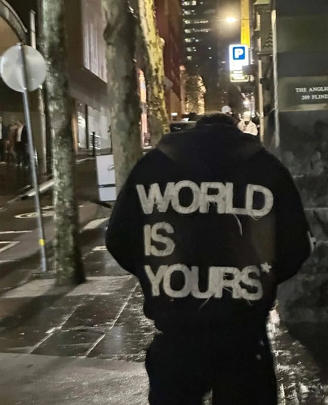 Толстовка спортивная