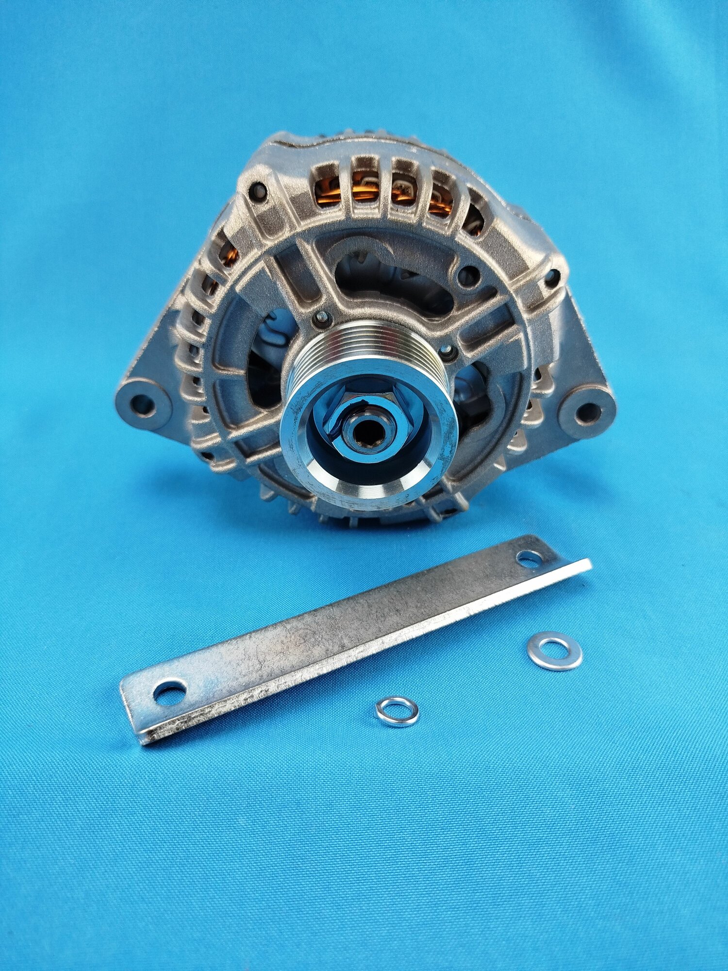 Генератор "ELTRA" для автомобилей ГАЗ, УАЗ дв.406, 405, 409 (100А)