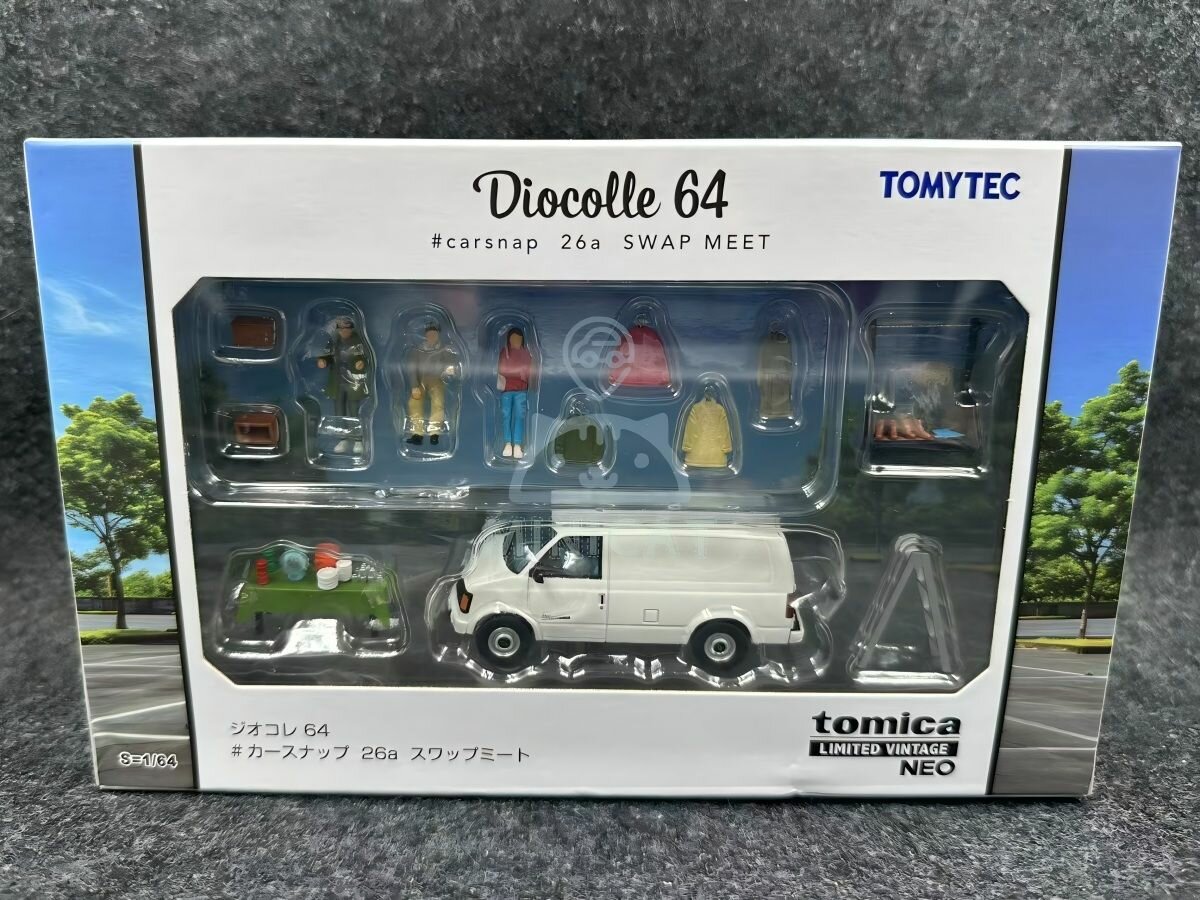 Машинка TOMYTEC TLV 1/64 Tomytec TLV Car Snap 26a Chevrolet Astro White Barter market Die-cast Alloy Car Model Collection Gifts