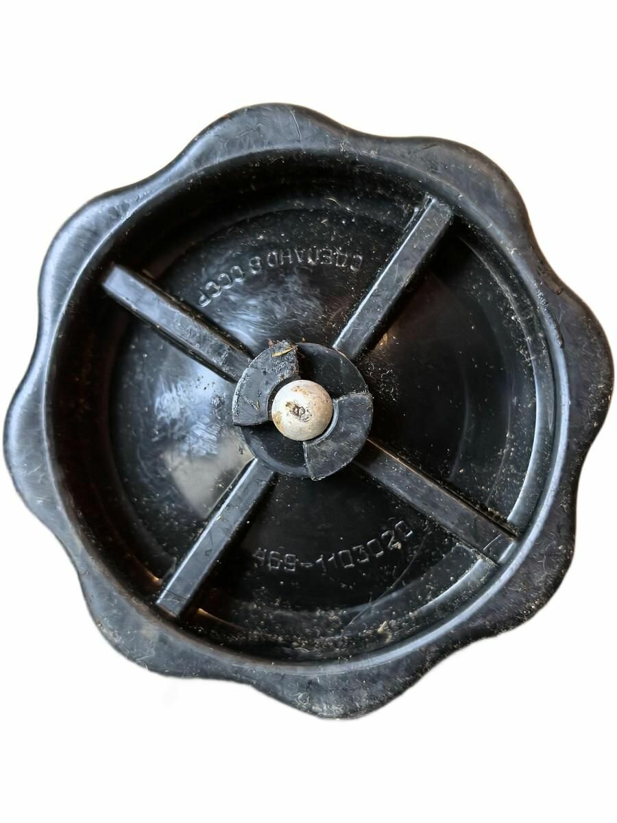 Крышка бензобака с ключом УАЗ 469 арт. 469-1103020