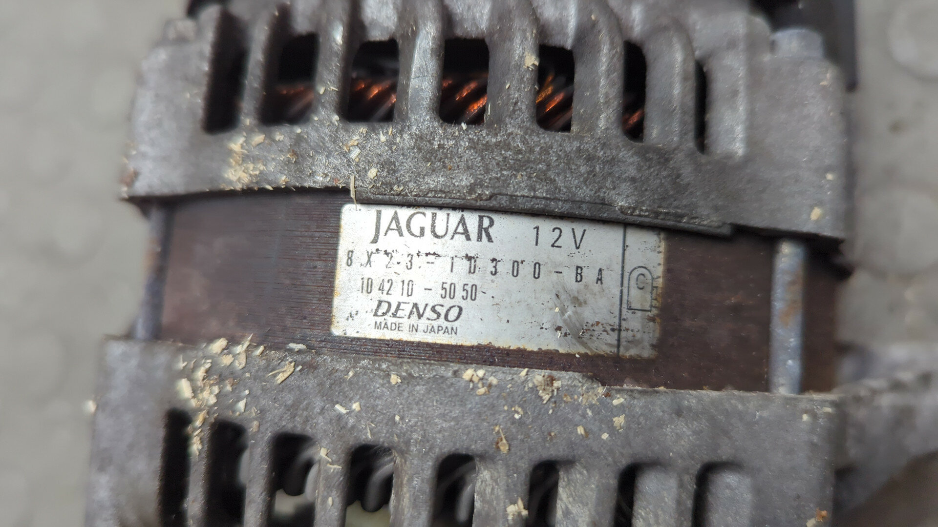 Генератор Jaguar XF Б/У — фото 1