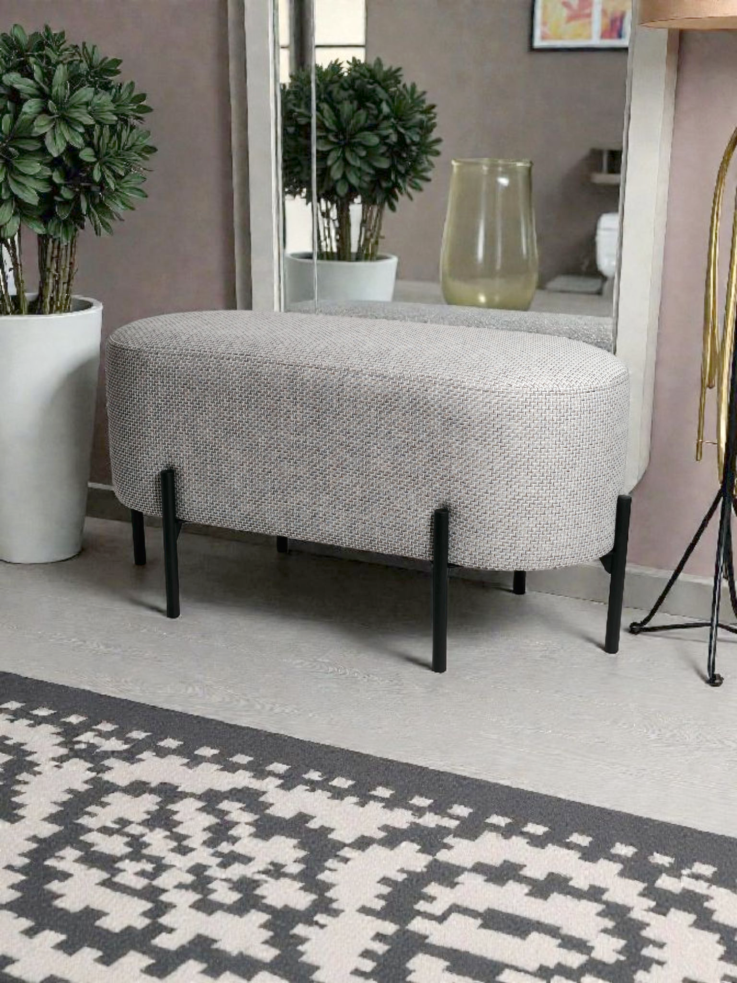 Банкетка для туалетного столика, пуф дизайнерский в гостиную, спальню с ножками с черным покрытием, овальный 78х42x32, серый рогожка