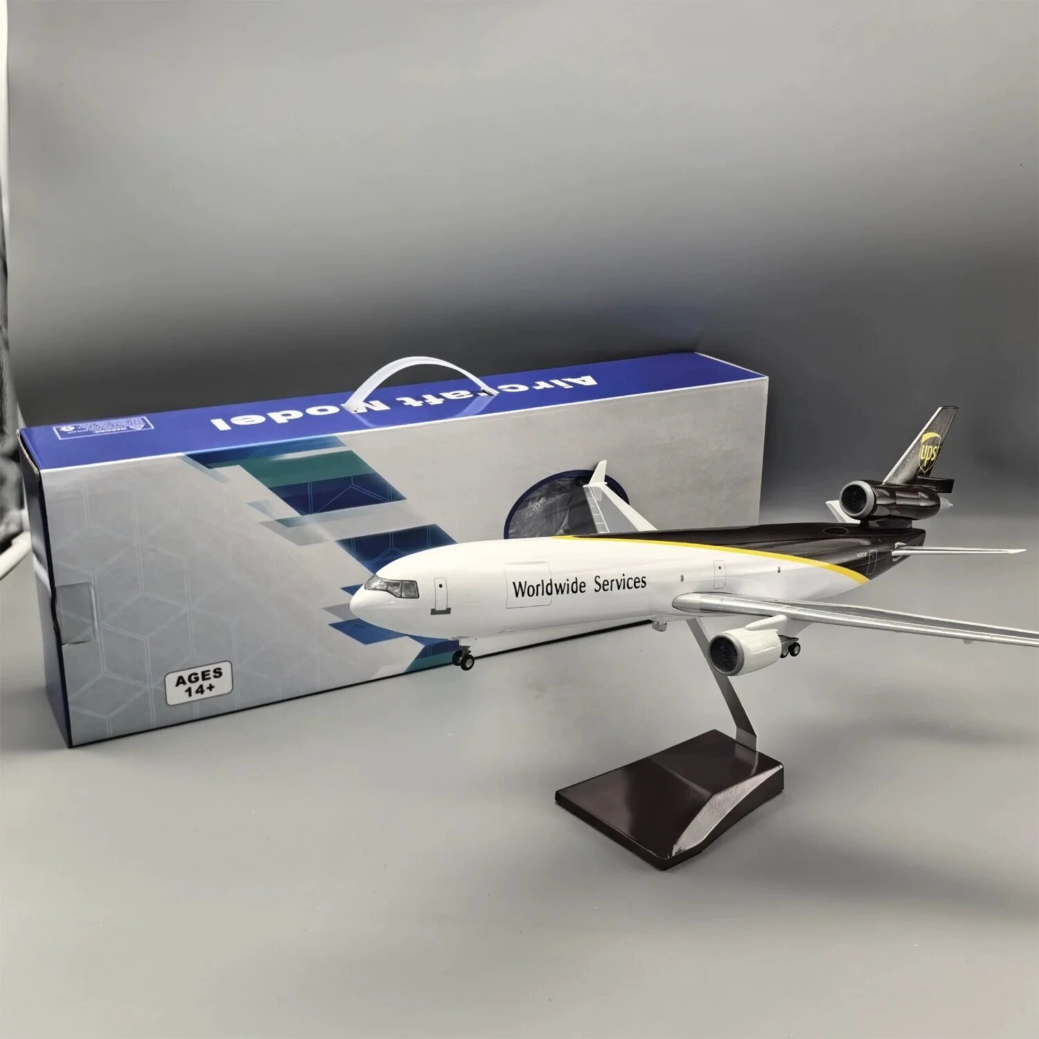 Модель самолета ZOCO Air UPS Airlines MD-11 1/130