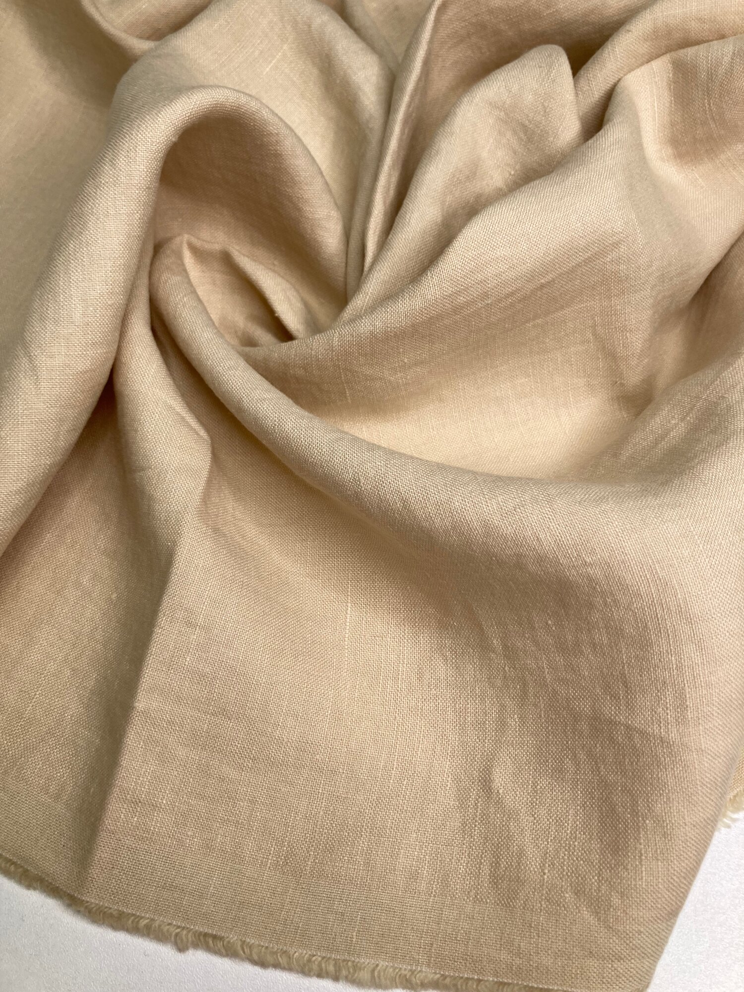 Ткань льняная костюмная с эффектом мятости Топленое молоко, бежевая, плотностть 215 гр, отрез 2 метра