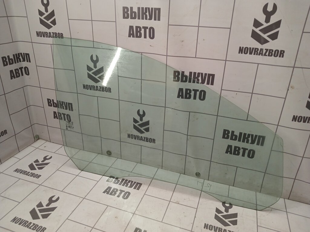 Стекло двери передней правой Ford Focus 2 05-08