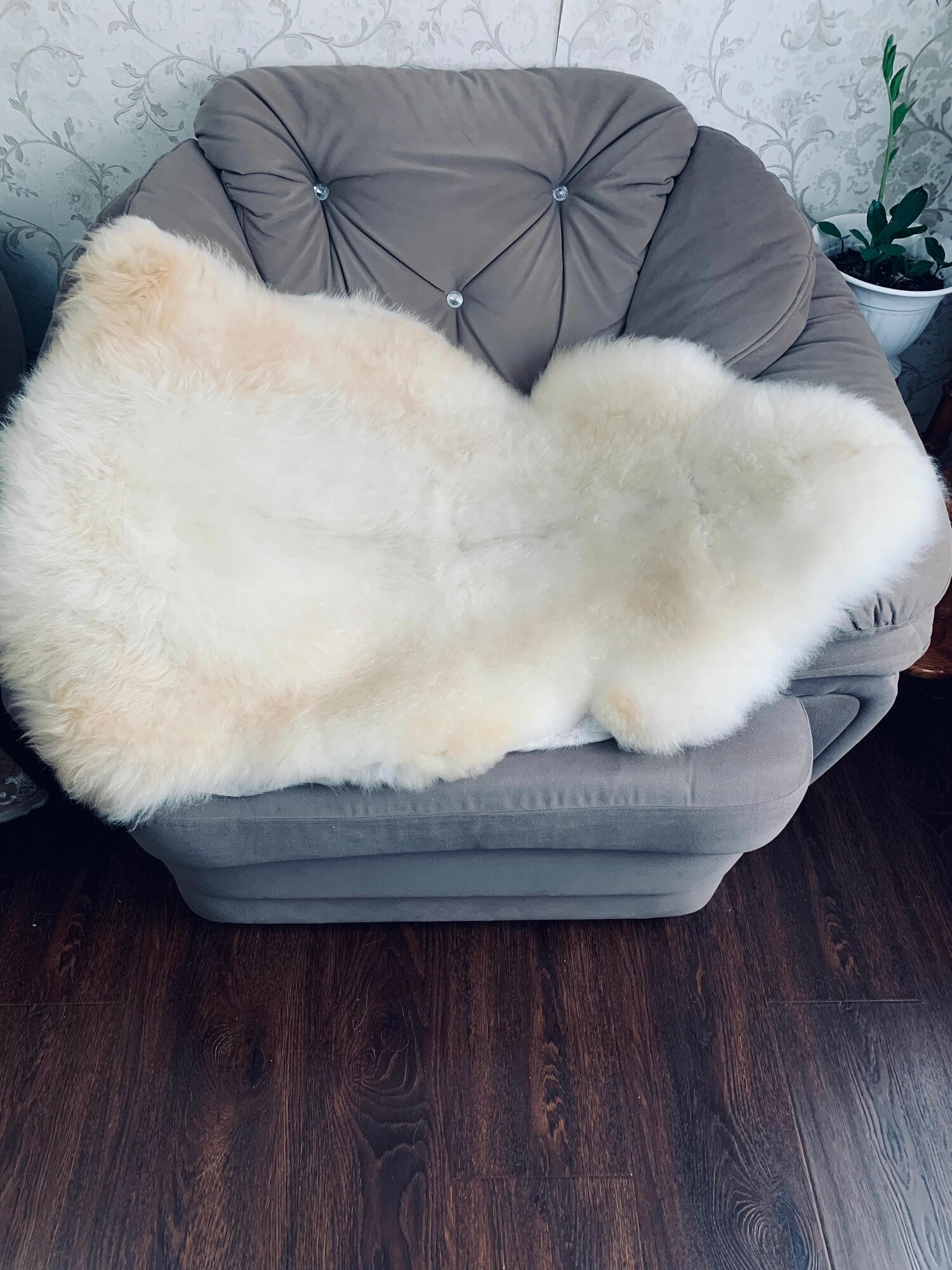 Ковер-накидка из натуральной овечьей шкуры (мех, овчина) для дома и авто