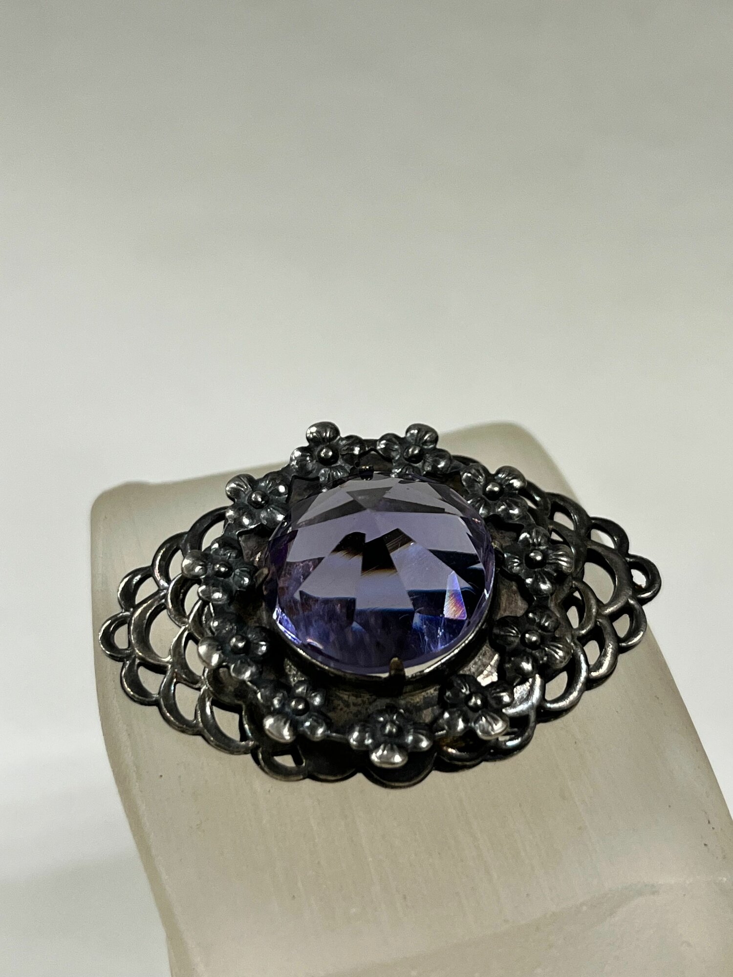 Советская брошь, мельхиор, аметистовое стекло, сделано в СССР.