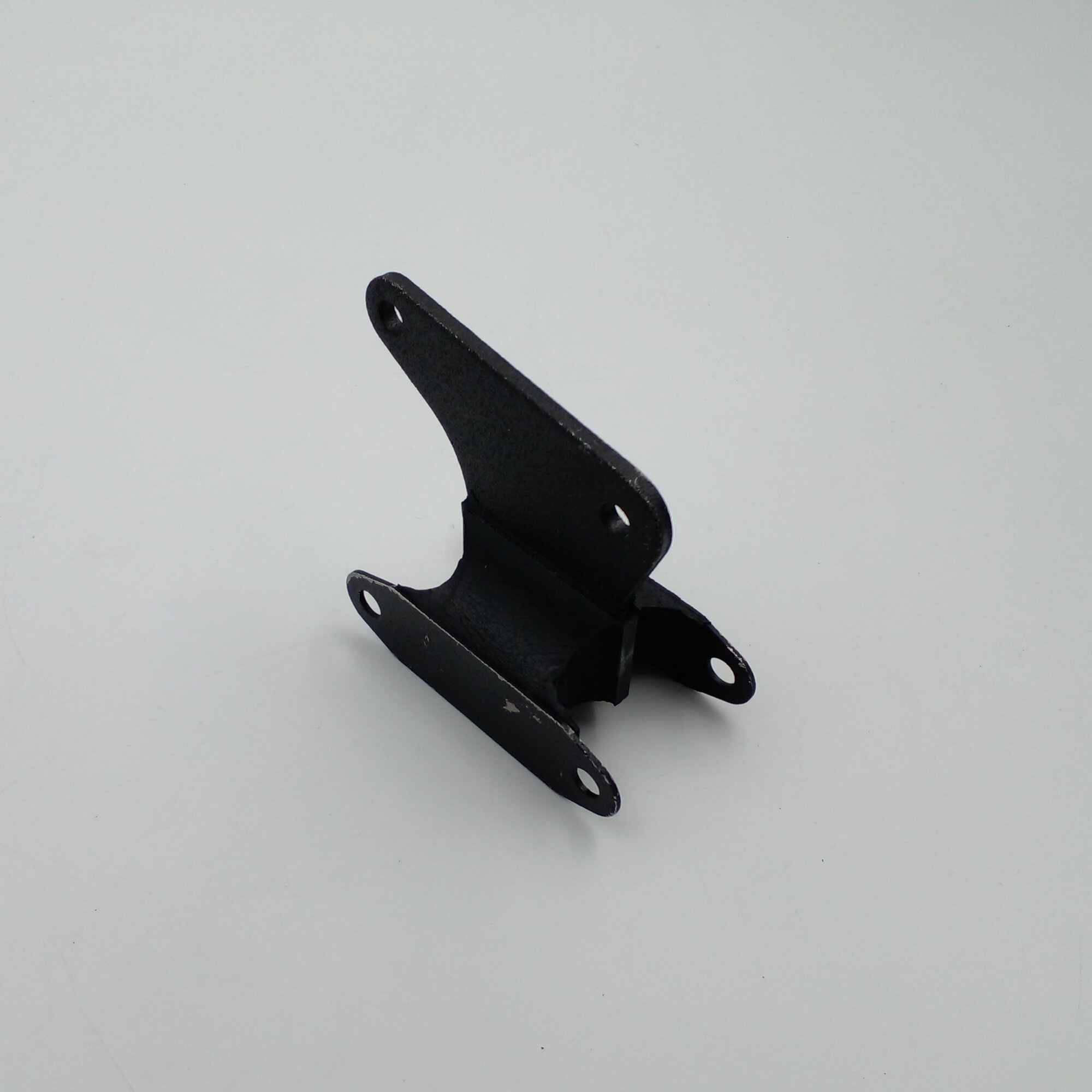 Опора (подушка) подвески двигателя 5-и ступенчатой коробки передач ВАЗ 2123 Шевроле Нива