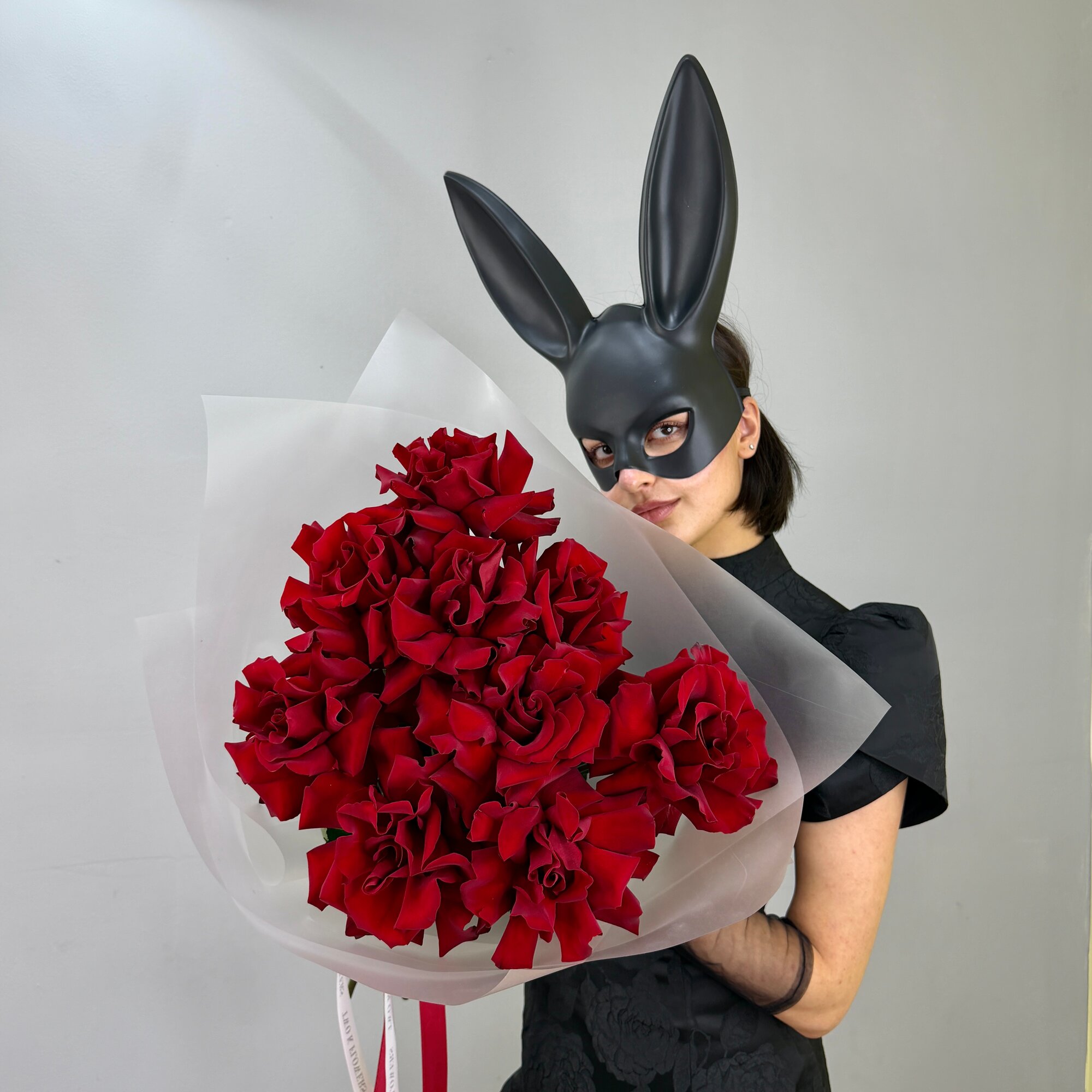 Букет красных роз Two K Flowers "Любовь в цветах", французские розы