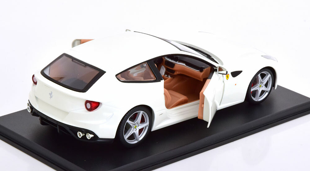 Модель коллекционная ALTAYA Ferrari ff 2011 white — фото 1